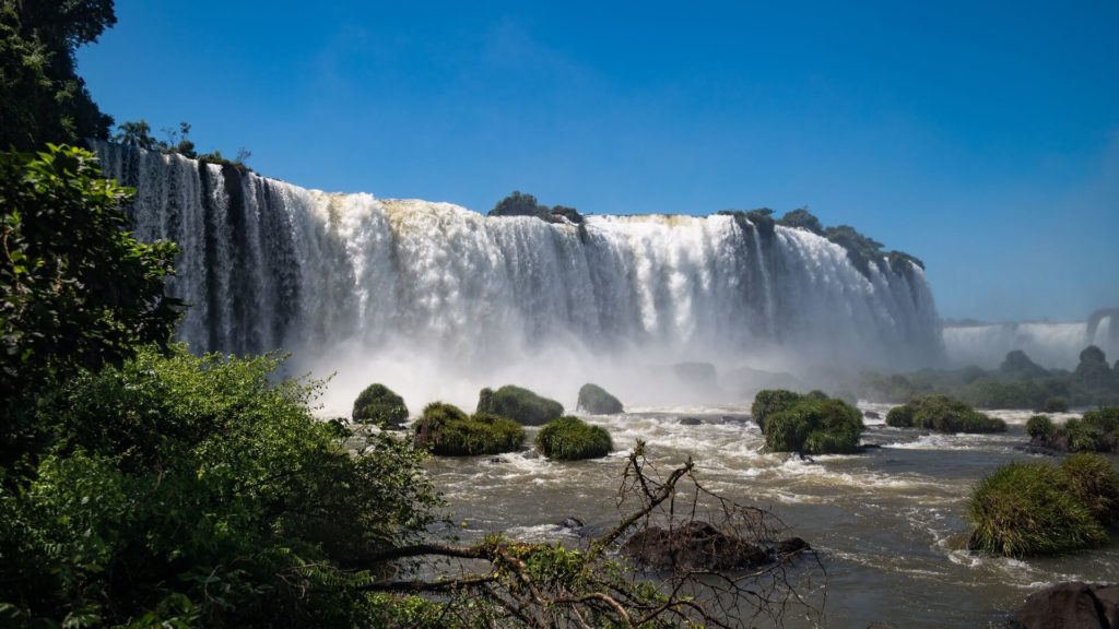 15 Things to do in Iguazu Falls, Puerto Iguazu, and Foz do Iguacu ...